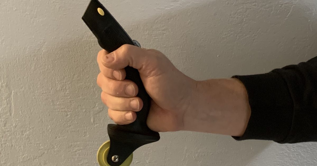 EZ Roller Utility Knife and Screen Rolling Tool in One | PCA Products